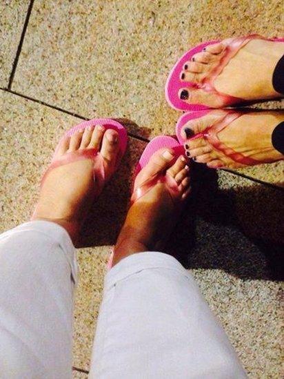 Police in Newcastle give revellers flip flops to wear home - BBC News