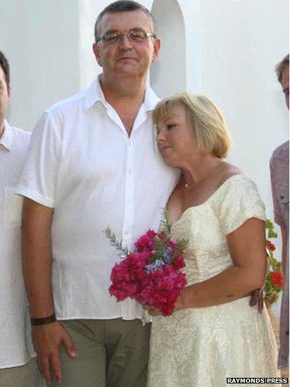 Driving examiner denies killing wife by crashing car - BBC News