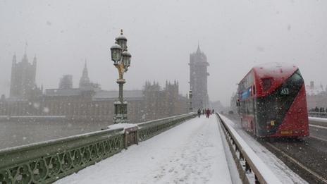 UK Weather: Snow and ice warnings extended to more parts of UK - BBC News