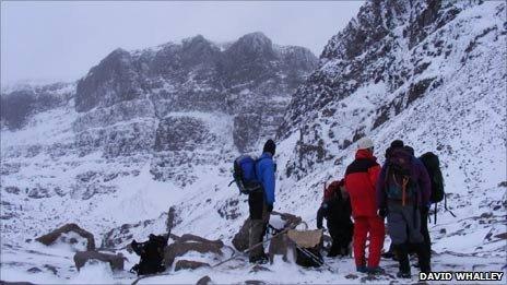 Searcher recalls 1951 Lancaster crash on Beinn Eighe - BBC News