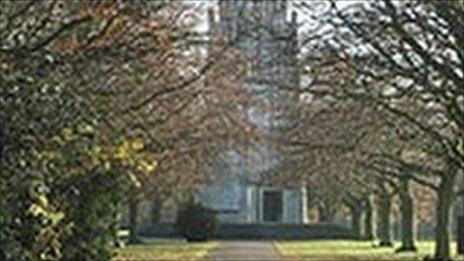 Land train to offer short trips this summer around Coventry park - BBC News