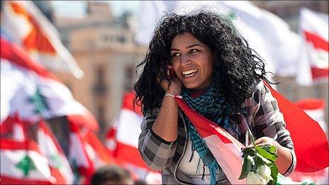 Forgotten woes of Lebanon's slum families - BBC News