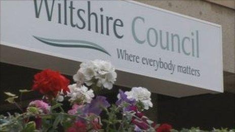 Council services in Salisbury move into new hub - BBC News