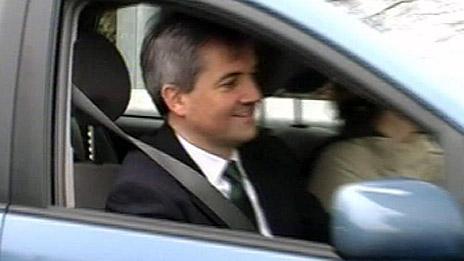 Chris Huhne: vultures gathering over speeding claims? - BBC News