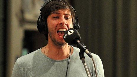 Rapper Example heads into UK arenas in 2012 - BBC News