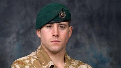 Marine killed in Afghanistan left mates Las Vegas fund - BBC News