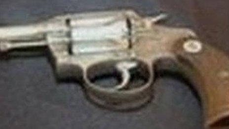 Al Capone memorabilia sells for $3m at auction - BBC News