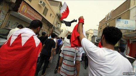 Bahrain sentences widen sectarian rift - BBC News
