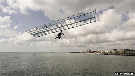 Bognor and Worthing Birdman contests drop top prize - BBC News