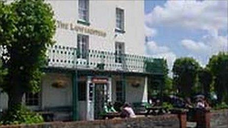 Fulford House pub's bedsit conversion approved in Hartcliffe - BBC News