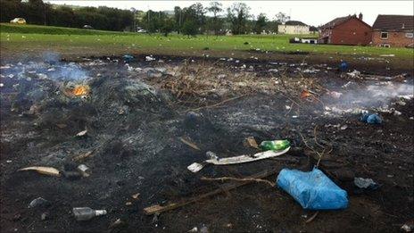 Londonderry: Residents warn of injury ahead of bonfire - BBC News