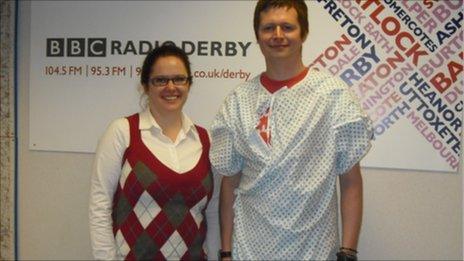 Hospitals urged to offer patients more gown sizes - BBC News