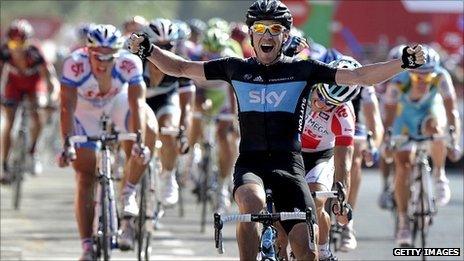 Sky's Chris Sutton wins Vuelta a Espana sprint - BBC Sport