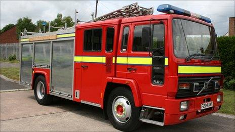 Old South Wales fire engines to start life in Serbia - BBC News