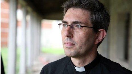 Bishop of Winchester steps down over financial decision-making - BBC News