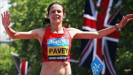 London 2012: Jo Pavey runs 10,000m Olympic qualifying time - BBC Sport