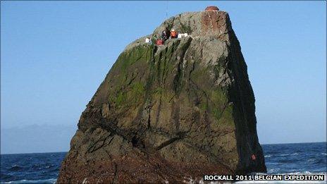 Belgian radio enthusiasts make rockfall on Rockall - BBC News