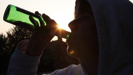 'Too many loopholes' in Scotland discount alcohol law - BBC News