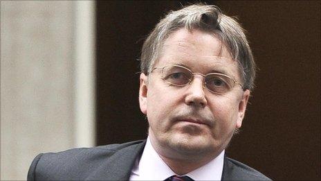Sir Jeremy Heywood steps down as civil service chief - BBC News