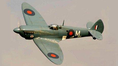 Row of 'first' cross Channel electric flight - BBC News