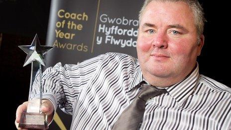 Paralympic coach Anthony Hughes wins top coach accolade - BBC Sport