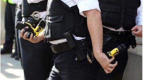 Met Police officers fired Tasers at 'youths and elderly' - BBC News