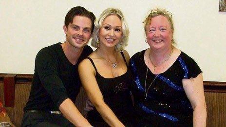 Strictly's Robbie Savage's Wrexham dance lesson - BBC News