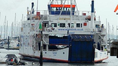Wightlink announces new Portsmouth-Fishbourne ferry - BBC News