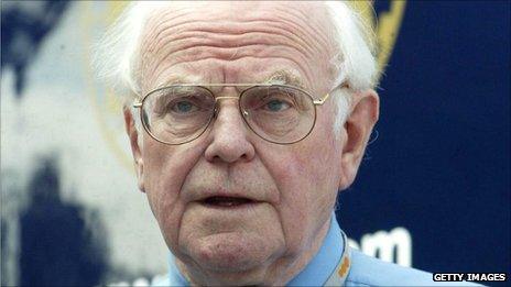 Safety pioneer Sid Watkins leaves Formula 1 - BBC Sport