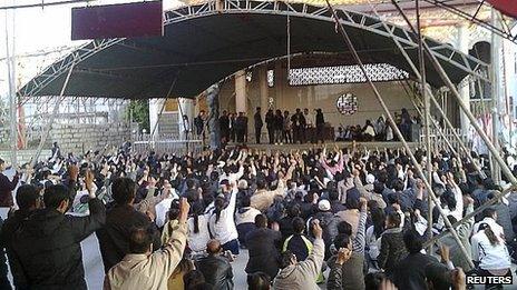 China protest worsens in Guangdong after villager death - BBC News