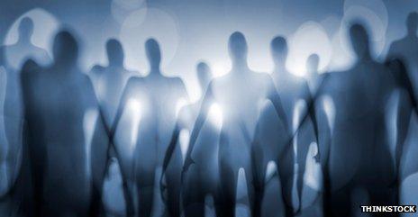 Alien hunters: What if ET ever phones our home? - BBC News