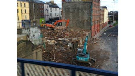Derry factory girls' sculpture given council lifeline - BBC News