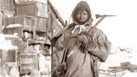 Polar hero Edgar Evans plaque is unveiled in Swansea - BBC News
