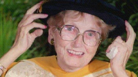 Show remembers Catherine Cookson two decades after death - BBC News