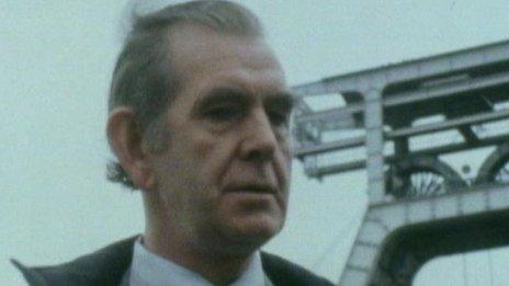 Former Midlothian MP Alex Eadie dies aged 91 - BBC News