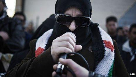 Avoiding Syria's secret police - BBC News