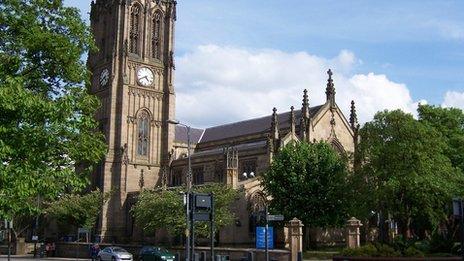 Leeds Parish Church to become Minster - BBC News