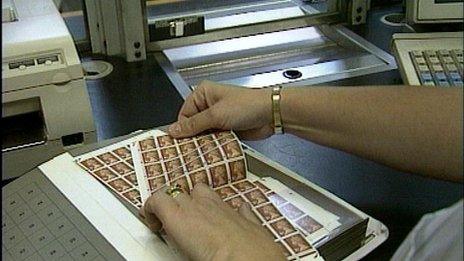 Post offices in Northern Ireland hit by computer problems - BBC News