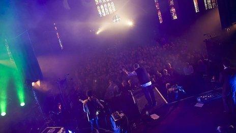 Manchester Cathedral events make 'huge difference' - BBC News