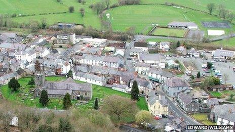 Corwen ready for Llangollen railway and business boost - BBC News