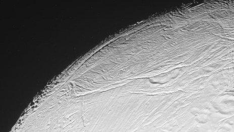 Gravity controls icy moon Enceladus's spew - BBC News