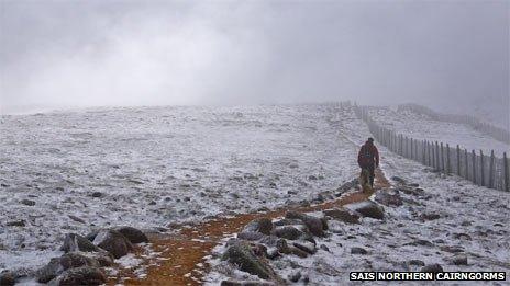 Snow returns to Scotland's mountains - BBC News