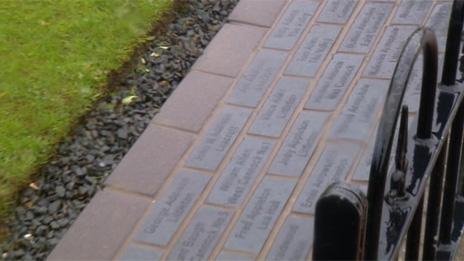 Burslem service marks Sneyd Pit disaster - BBC News