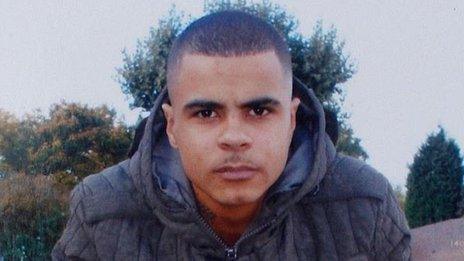 Mark Duggan Tottenham shooting witness emerges - BBC News