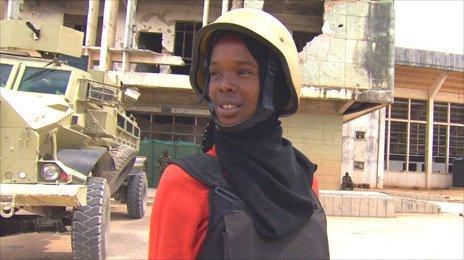 London model's return to see Somali roots - BBC News