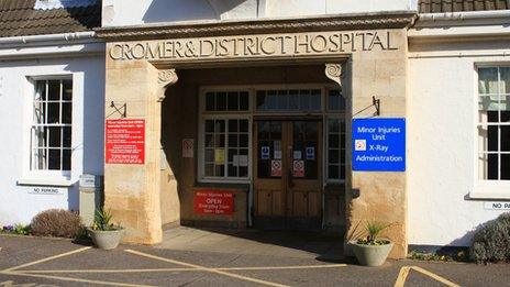 Cromer Hospital archway 'crumbles' during relocation - BBC News