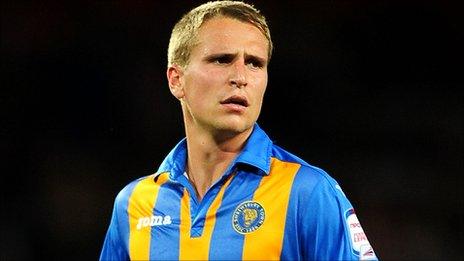 Nicky Wroe: Shrewsbury Town re-sign Preston midfielder on loan - BBC Sport