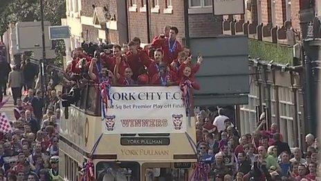 Parade marks York City's return to Football League - BBC News