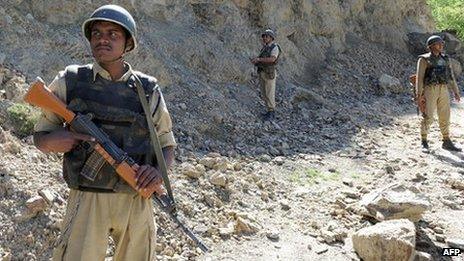 Kashmir plans cabinet meeting in remote Tangdhar town - BBC News