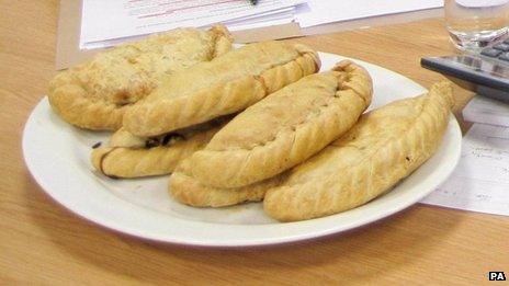 Government does U-turn over plans to bring in pasty tax - BBC News